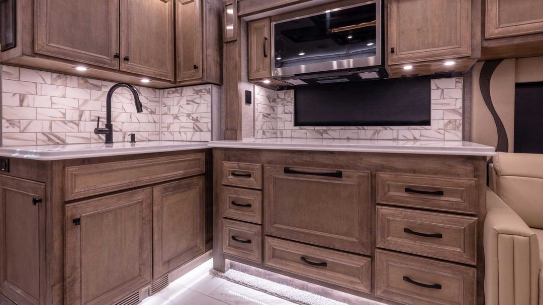 2025 Tiffin Phaeton | North Trail RV Center