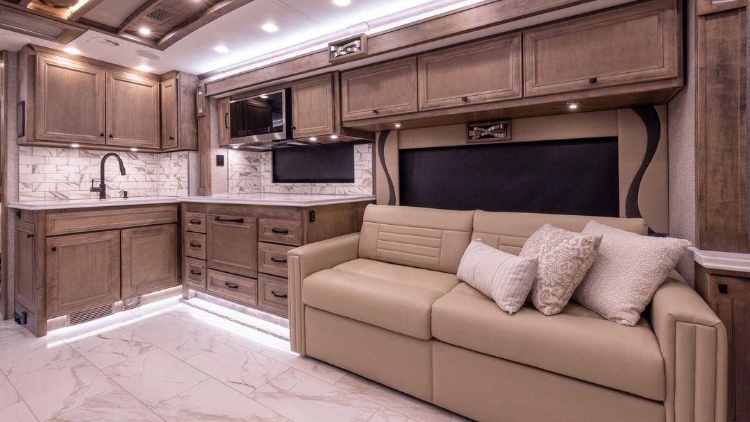 2025 Tiffin Phaeton | North Trail RV Center