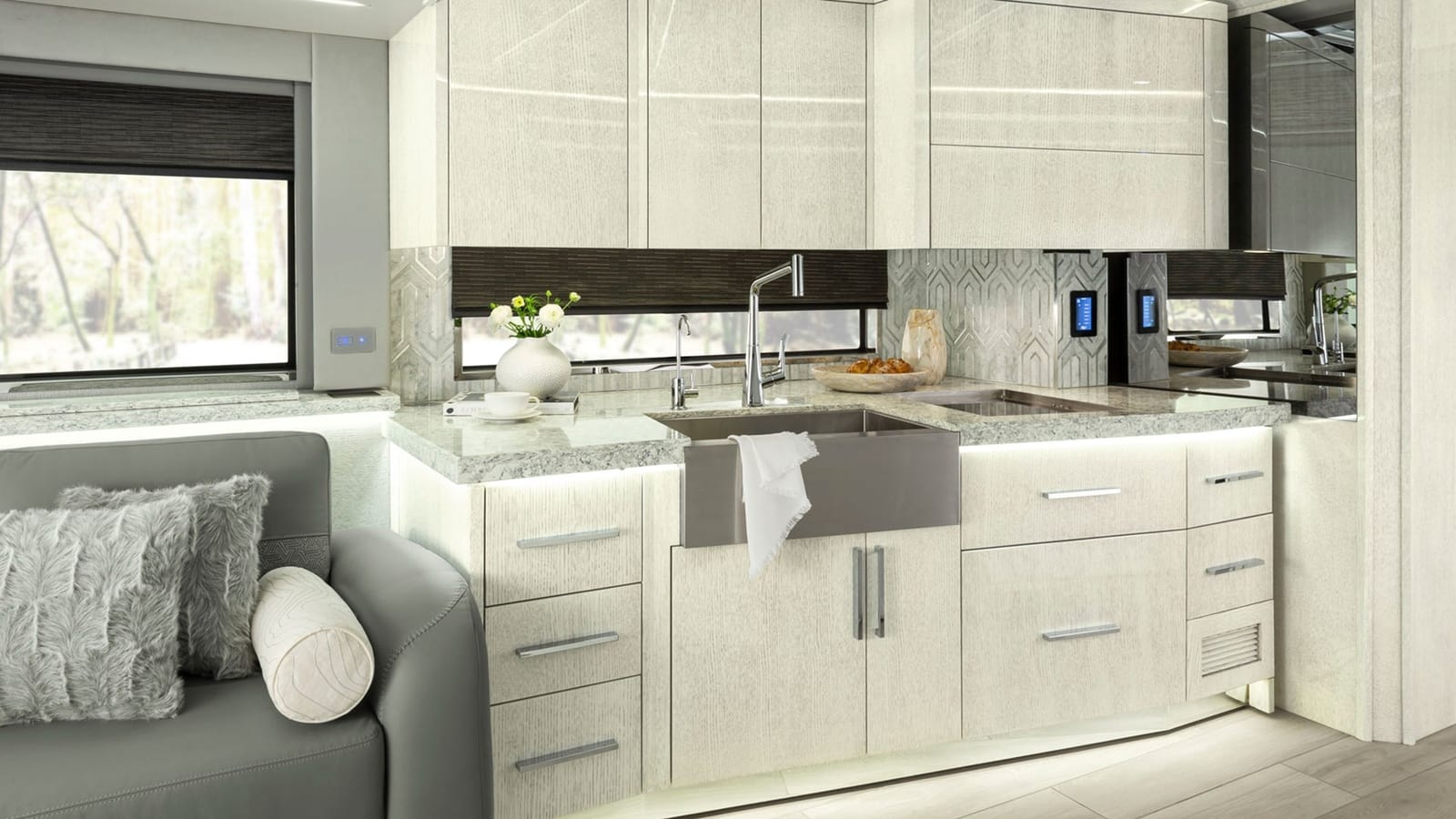 2022 Newmar King Aire | North Trail RV Center